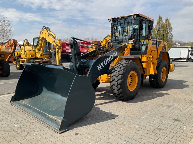 Hyundai Wheel Loaders For Sale | GovPlanet