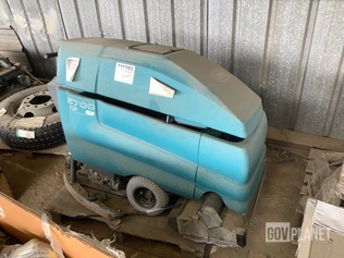Surplus Tennant 5700 XP Walk Behind Scrubber in Hooks, Texas, United ...