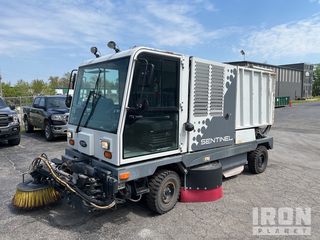 2017 Tennant Sentinel Self-Propelled Broom in Louisville, Kentucky ...