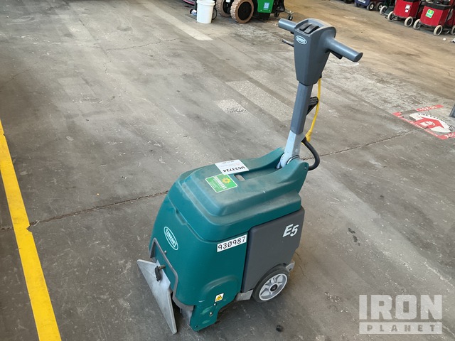 2016 Tennant E5 Walk-Behind Electric Carpet Extractor in LINDENHURST ...