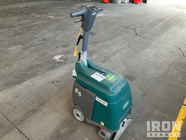 2016 Tennant E5 Walk-Behind Electric Carpet Extractor in LINDENHURST ...