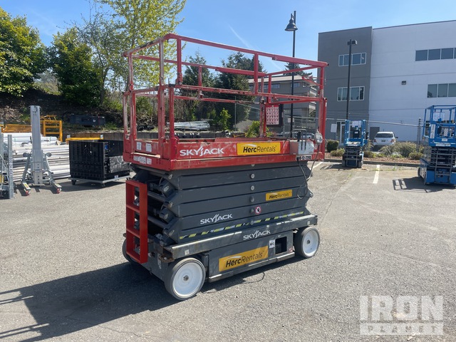 2016 Skyjack SJIII-4740 Electric Scissor Lift in Des Moines, Washington ...