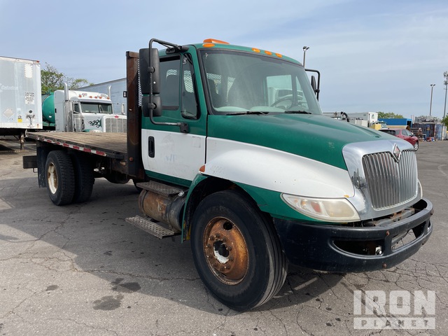 2004 International 4300 4x2 Flatbed Truck in Detroit, Michigan, United ...