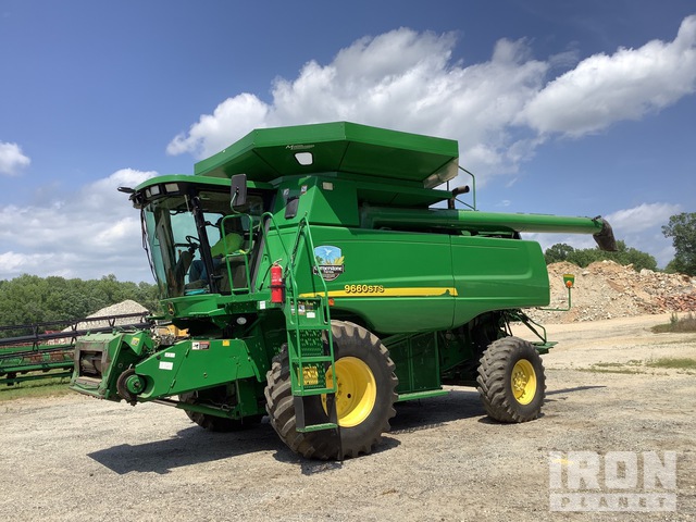 Combine Harvester John Deere