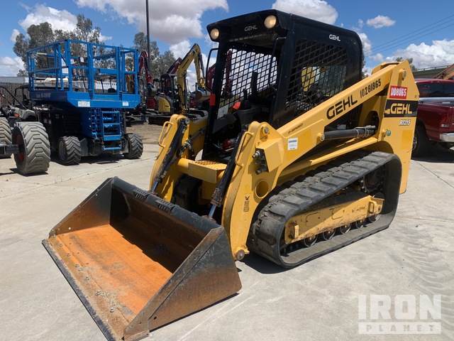 2019 Gehl RT215 Compact Track Loader in Bakersfield, California, United ...