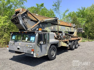 Surplus Condor 125/S 119 ft on 1998 Special Trucks Inc. Badger 6x6 COE ...