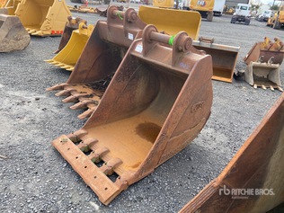 PNE 36 in Digging Excavator Bucket in Afton, Wyoming, United States ...