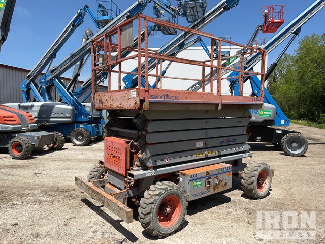 2006 Skyjack SJ 8243 Dual Fuel 4x4 Scissor Lift in St. Charles ...