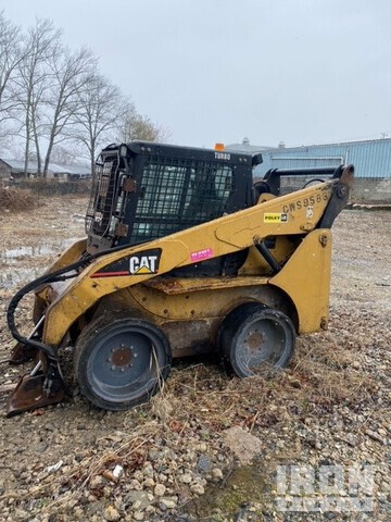 2003 Cat 262 Skid Steer Loader in Farmingdale, New Jersey, United ...