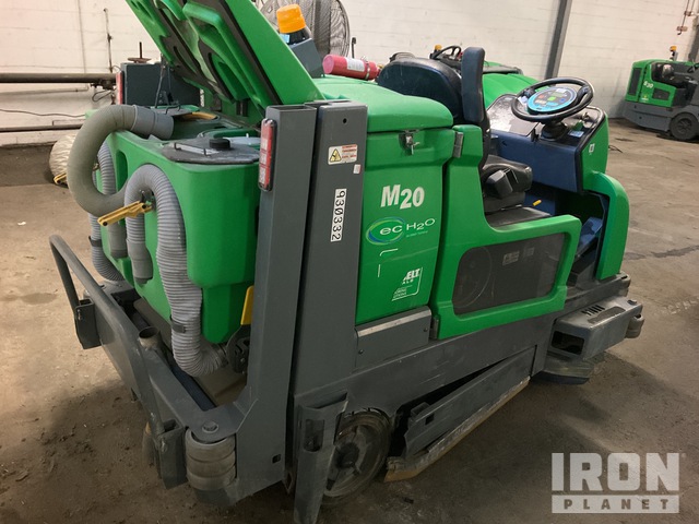 2016 Tennant M20 Ride-On Floor Sweeper in Kearny, New Jersey, United ...