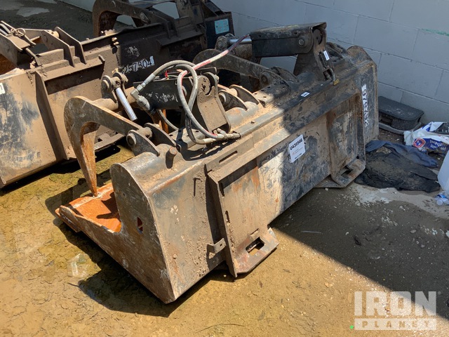 2017 Bobcat 68 in Skid Steer Industrial Grapple Bucket in Austin, Texas ...