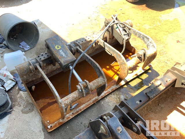 2017 Bobcat 68 in Skid Steer Industrial Grapple Bucket in Austin, Texas ...