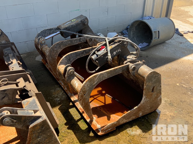 2017 Bobcat 68 in Skid Steer Industrial Grapple Bucket in Austin, Texas ...