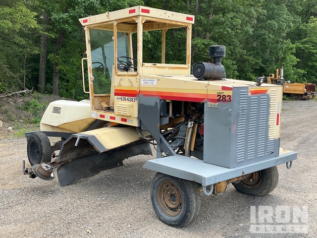1995 Rosco RB-48 Self-Propelled Broom in Chester, Virginia, United ...