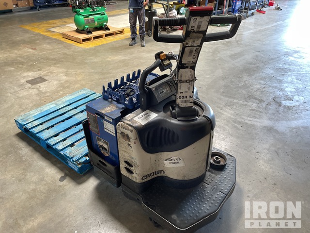 2007 Crown PE4500-60 6000 lb Electric Pallet Jack in Macon, Georgia ...