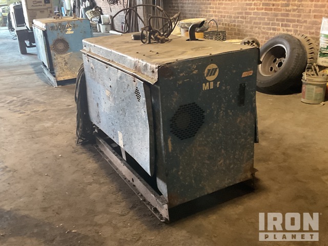 1998 Miller Big Blue 400D 400 A Skid-Mounted Stick Engine Driven Welder ...