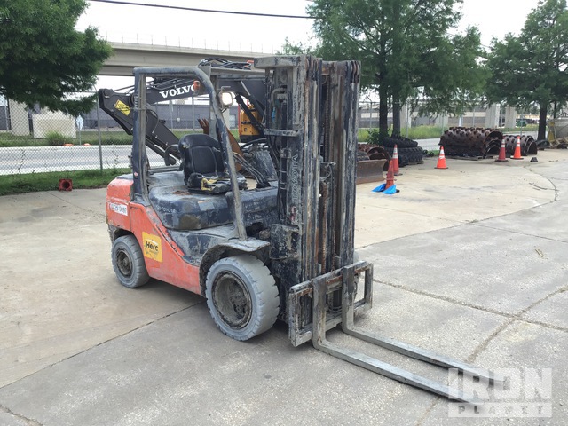 Toyota 8FGU30 4900 lb Pneumatic Tire Forklift in Dallas, Texas, United ...