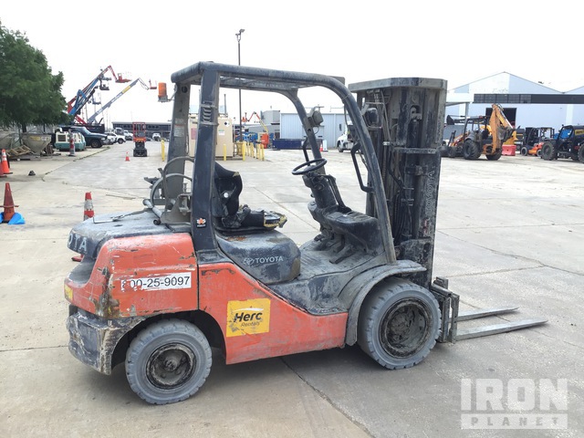 Toyota 8FGU30 4900 lb Pneumatic Tire Forklift in Dallas, Texas, United ...