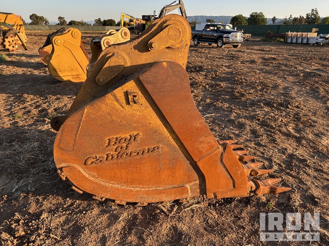 Rockland 42 in 17 cyd Digging Excavator Bucket - Fits Caterpillar 336F ...