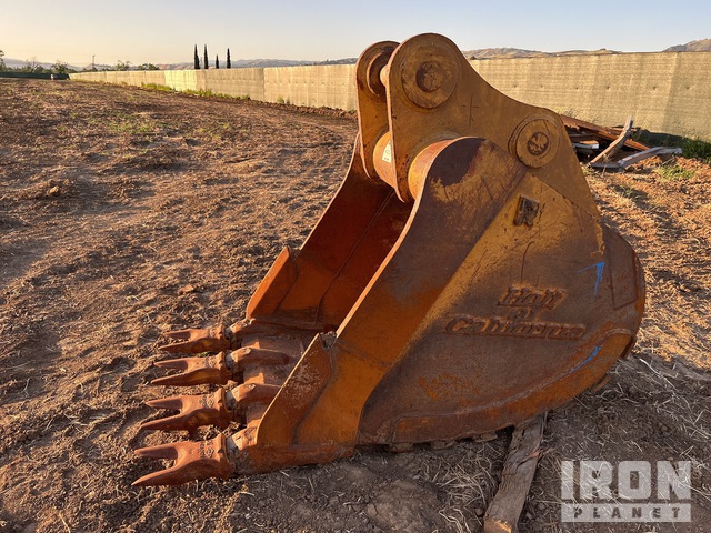 Rockland 42 in 17 cyd Digging Excavator Bucket - Fits Caterpillar 336F ...