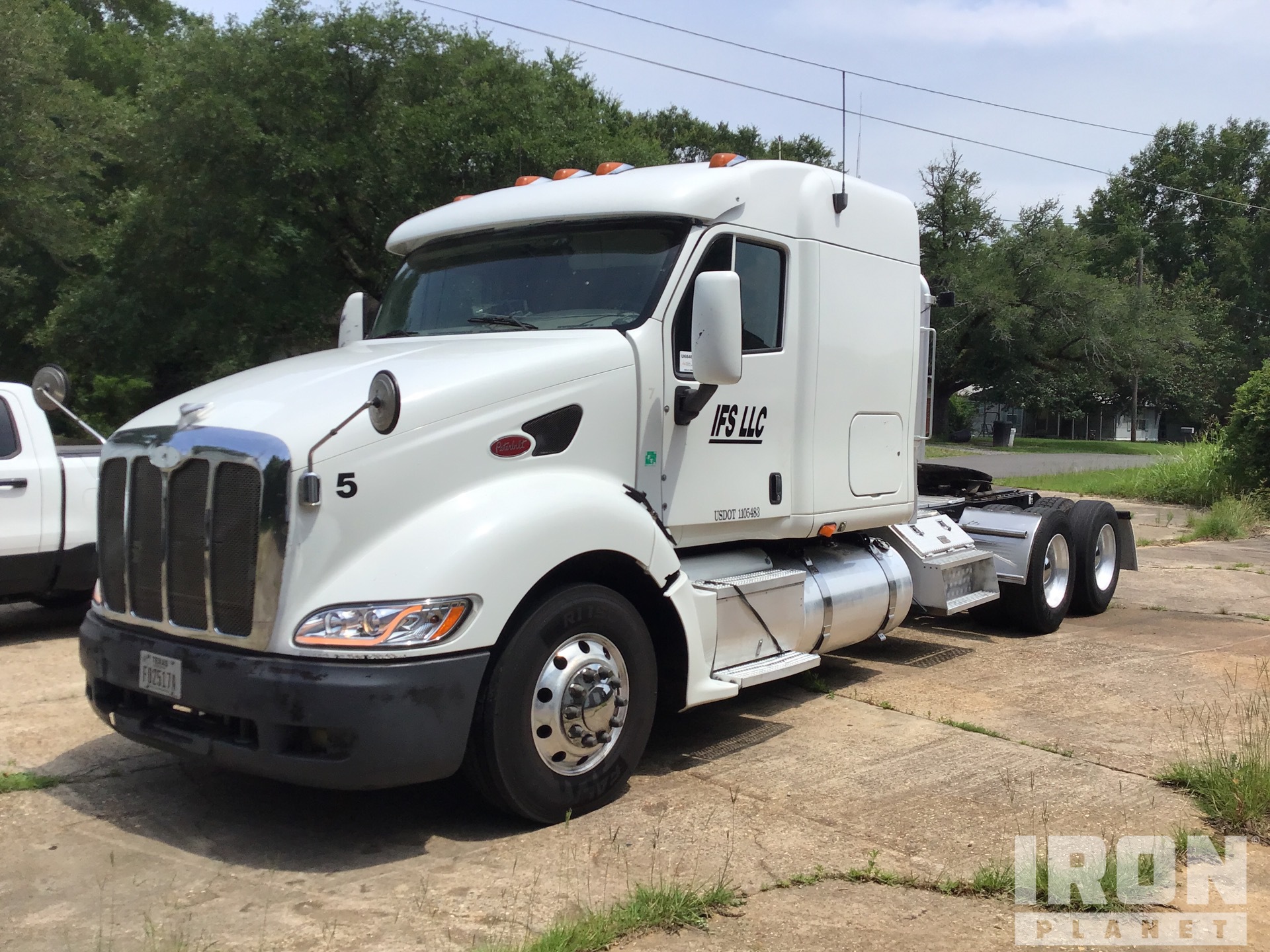 Peterbilt Trucks 387