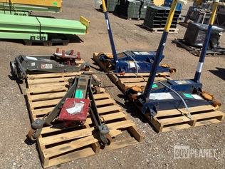 Surplus (4) Hand Jacks & (2) Transmission Lifts in Red Rock, Arizona ...