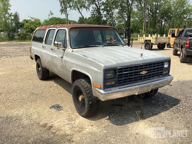 Surplus 1991 Chevrolet V2500 Suburban 4x4 SUV in Hopkinsville, Kentucky ...
