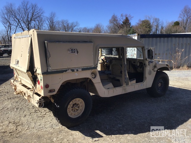Surplus 2009 AM General M1097R1 HMMWV 4 Door Hard Top w/Helmet Top in ...