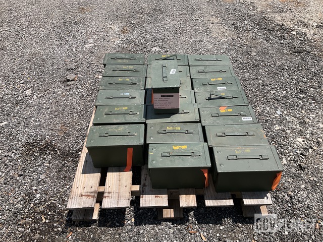 Surplus (21) M2A1 Ammo Cans - For 5.56mm in Springtown, Texas, United ...