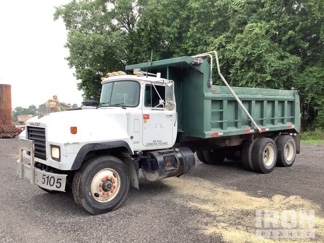 1998 Mack RD690S 6x4 T/A Dump Truck in Murfreesboro, North Carolina ...