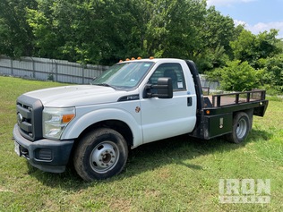 2014 Ford F-350 XL 4x2 Regular Cab Flatbed Truck in Irving, Texas ...
