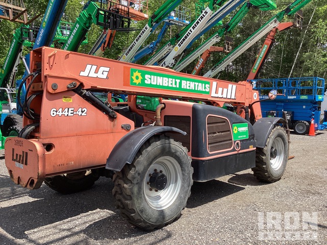 2005 Lull 644E-42 Telehandler in ATTLEBORO FALLS, Massachusetts, United ...