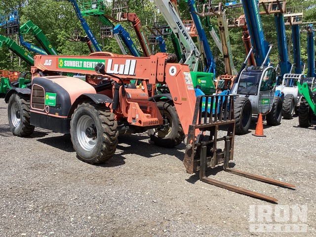 2005 Lull 644E-42 Telehandler in ATTLEBORO FALLS, Massachusetts, United ...