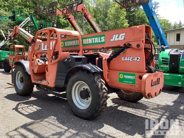 2005 Lull 644E-42 Telehandler in ATTLEBORO FALLS, Massachusetts, United ...