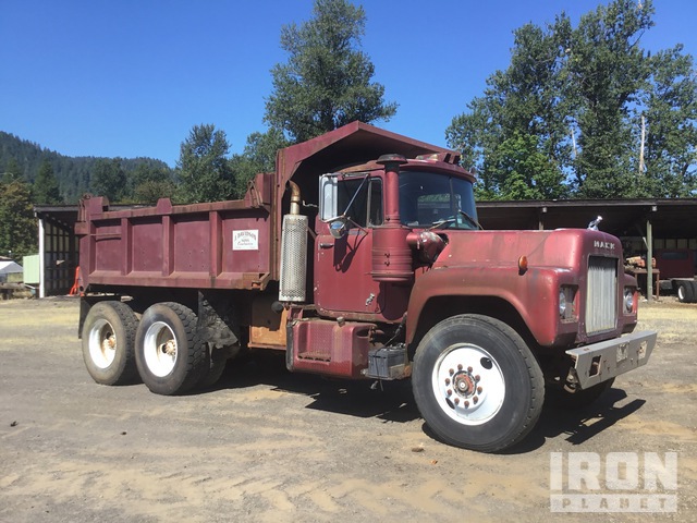 1969 Mack R611ST 6x4 T/A Dump Truck in Oakridge, Oregon, United States ...