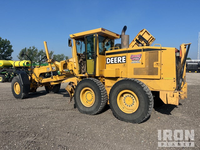 John Deere 772CH Motor Grader in Fargo, North Dakota, United States ...