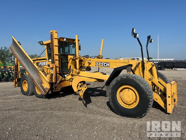 John Deere 772CH Motor Grader in Fargo, North Dakota, United States ...