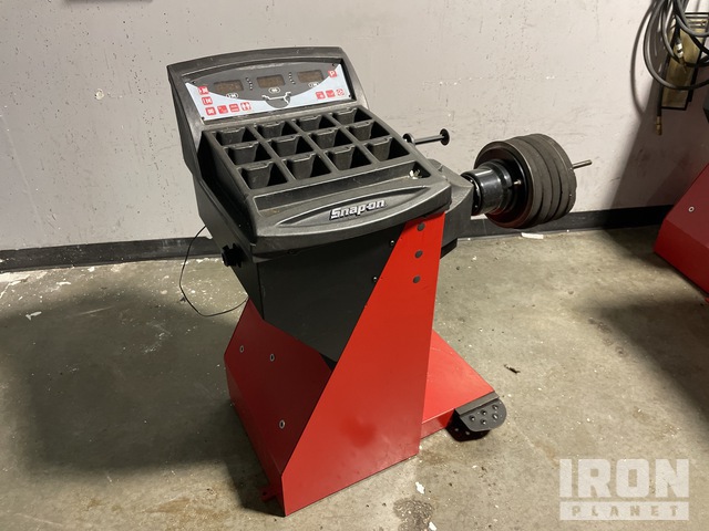 Snap-On EEWB308D Tire Balancer in Ormond Beach, Florida, United States ...