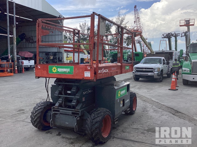 Skyjack 6832RT Diesel Scissor Lift in Miami, Florida, United States ...