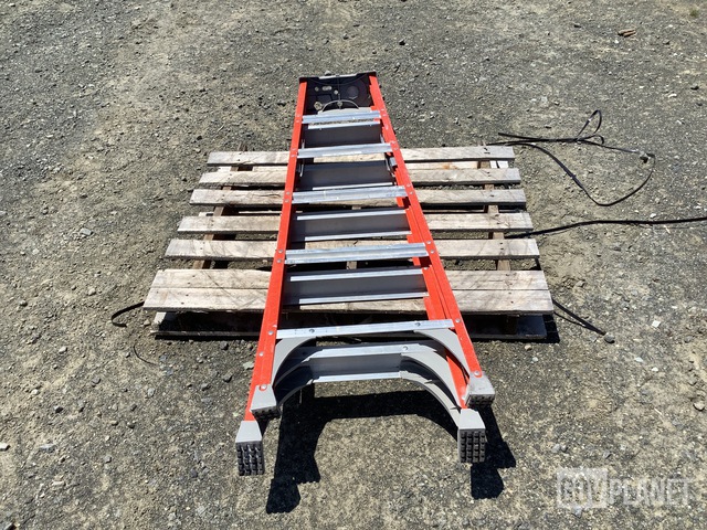 Surplus Louisville FS1506 6' Fiberglass Step Ladder in Butner, North ...