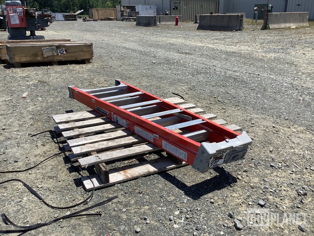Surplus Louisville FS1506 6' Fiberglass Step Ladder in Butner, North ...