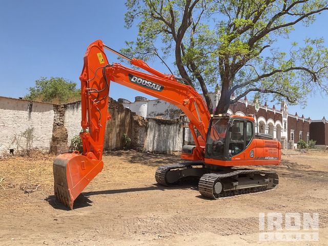 2014 Doosan DX225LC-3 Tracked Excavator