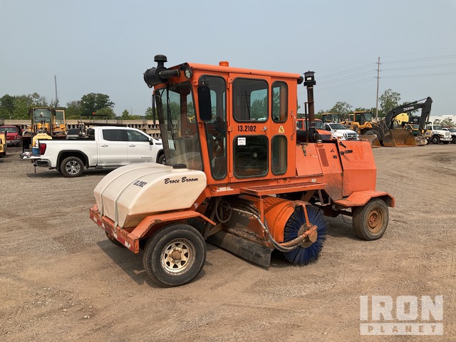 2005 Broce RJ350 Self-Propelled Broom in Twinsburg, Ohio, United States ...