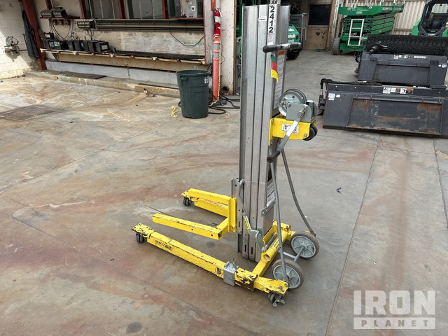 2019 Sumner 2412 Material Hoist in Glendale, California, United States ...