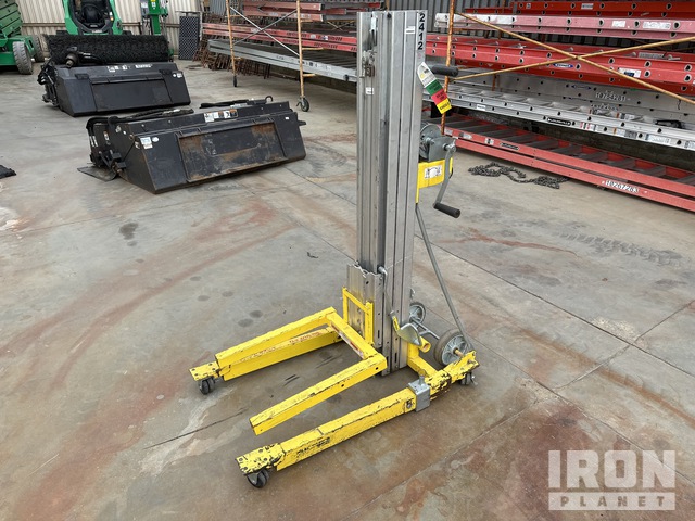 2019 Sumner 2412 Material Hoist in Glendale, California, United States ...