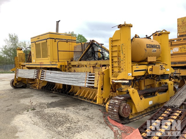 1984 Gomaco GP-2500 Track Concrete Paver in Maryville, Missouri, United ...