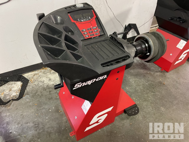 Snap-On EEWB333A Tire Balancer in Ormond Beach, Florida, United States ...