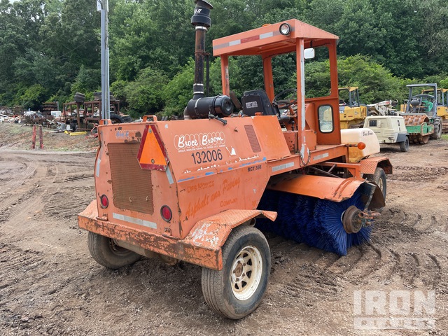 2006 Broce RCT 350 Self-Propelled Broom in Cumming, Georgia, United ...