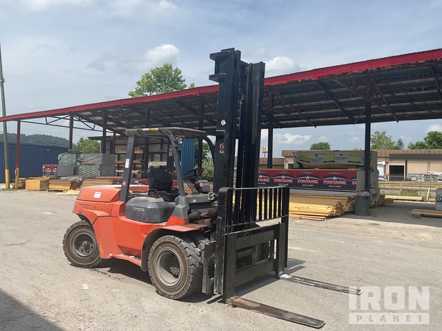 2005 Toyota 7FDU70 14100 lb Pneumatic Tire Forklift in Milton, West ...