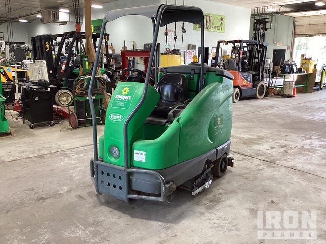2015 Tennant T16 Ride-On Electric Floor Scrubber in Perth Amboy, New ...